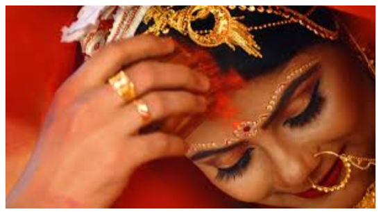 Sindoor Daan Ceremony: सिंदूरदान रस्म देखना सौभाग्य का प्रतीक, जानें ...